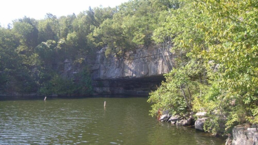 Group of Kayakers Stranded at Nickajack Cave – Discover Dade